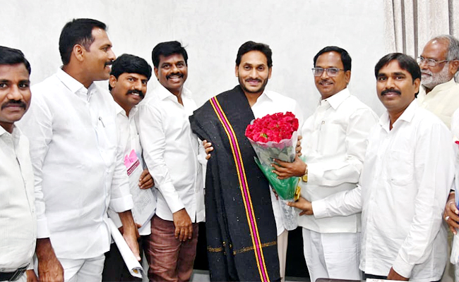 Hindupur MP Gorantla Madhav Meets CM YS Jagan - Sakshi